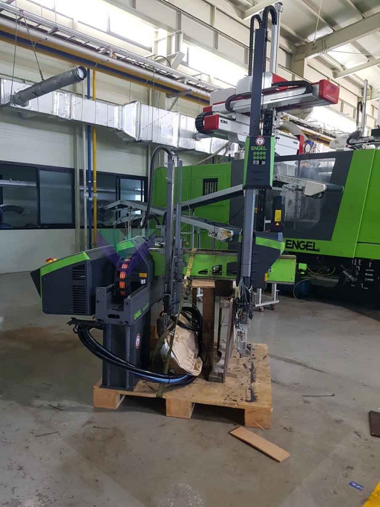 ENGEL VICTORY VC 500 / 220 TECH PRO 220t injection molding machine ...