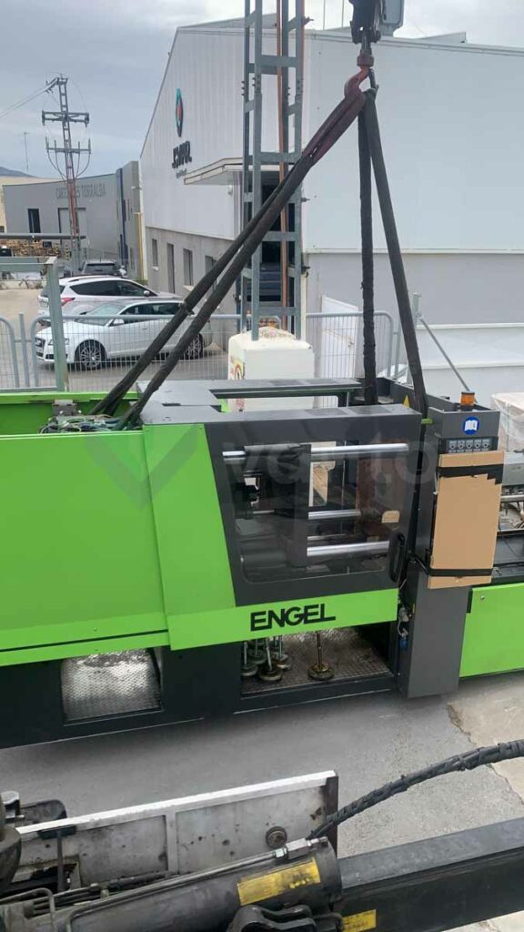 ENGEL E-MAX 440 / 180 PRO 180t all-electric injection molding machine ...