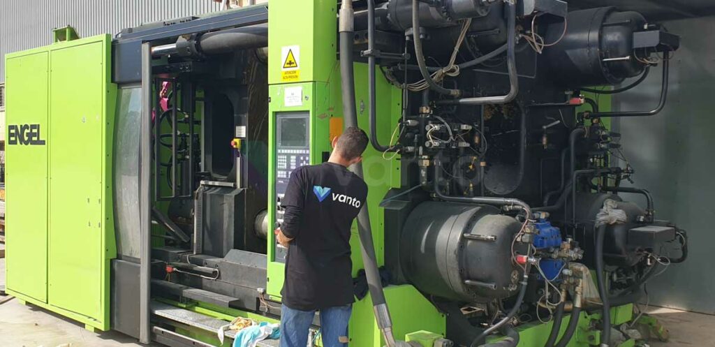 ENGEL ES 7050 / 1100 DUO 1100t injection molding machine (2000) id10164 ...