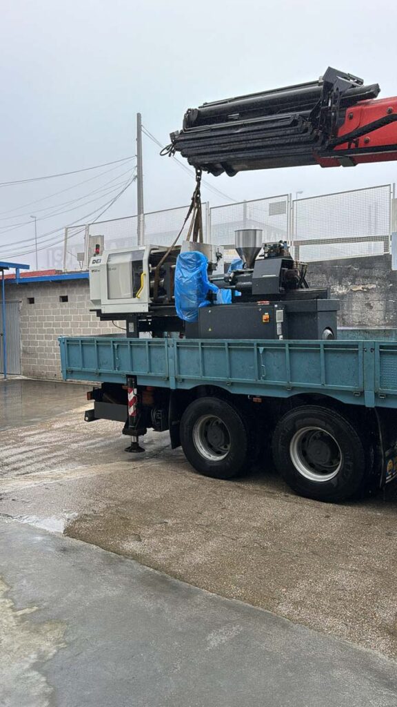 DEMAG ERGO-TECH VIVA 100-400 100t injection molding machine (2000 ...