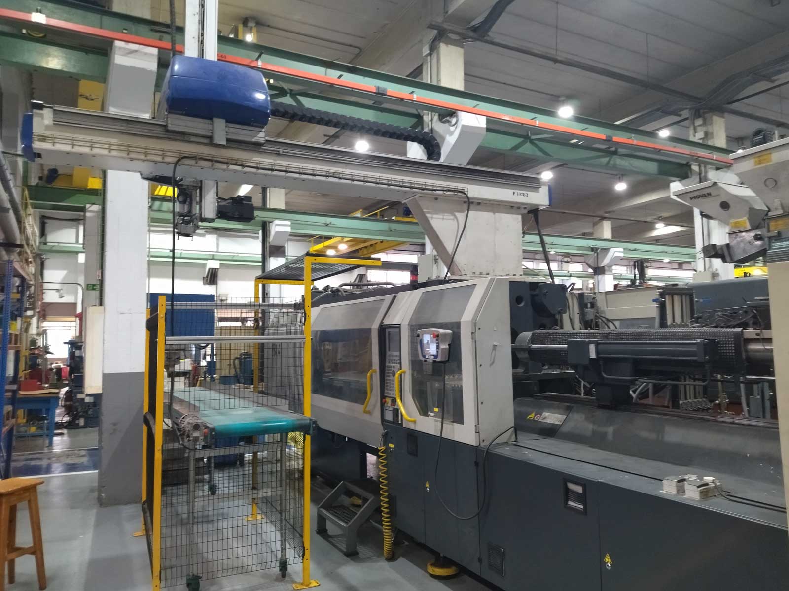DEMAG ERGOTECH 420 / 810 - 2300 420t injection molding machine (2005 ...