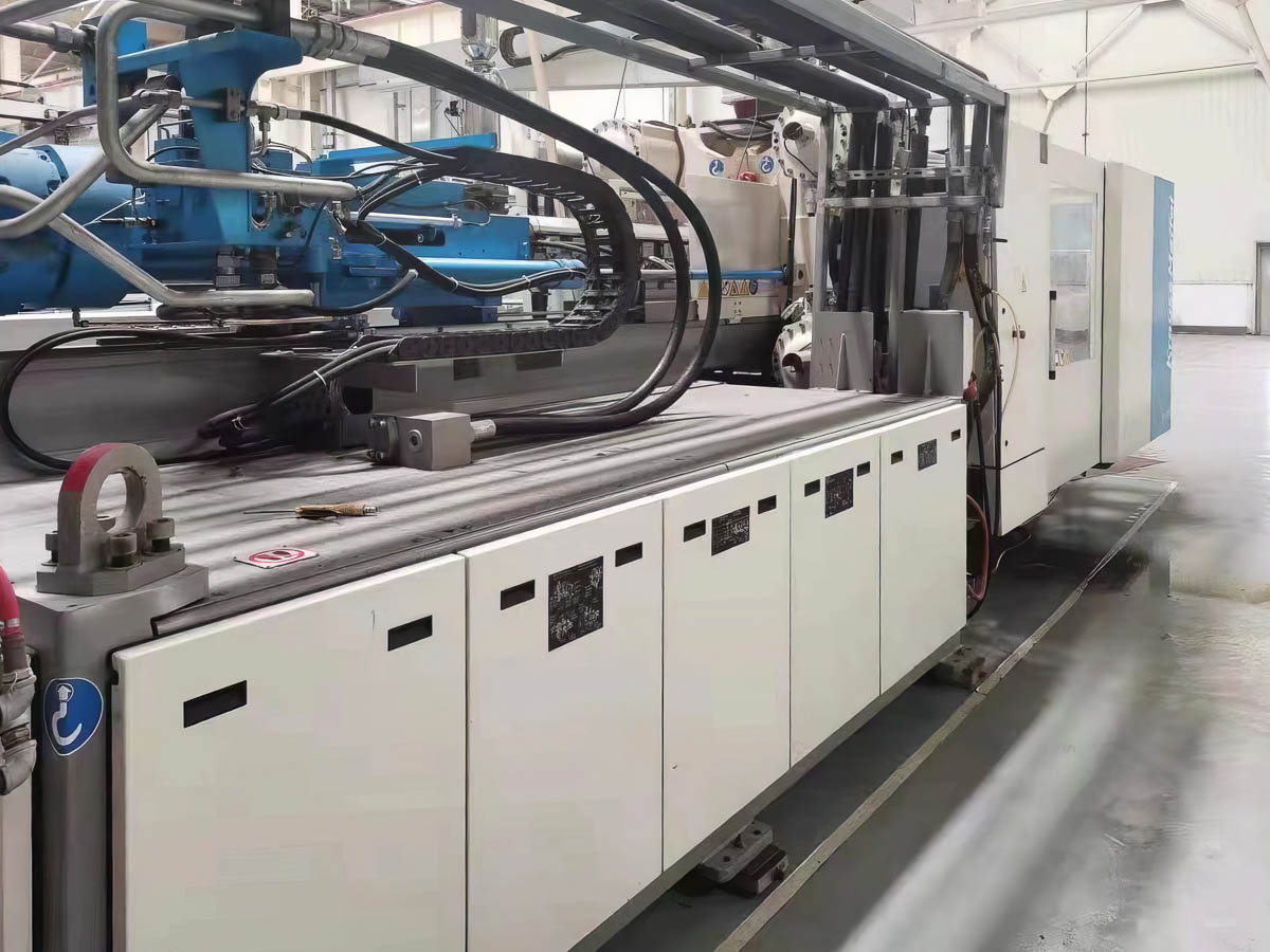 KRAUSS MAFFEI KM 451 - 2000 GX 450t injection molding machine (2013 ...