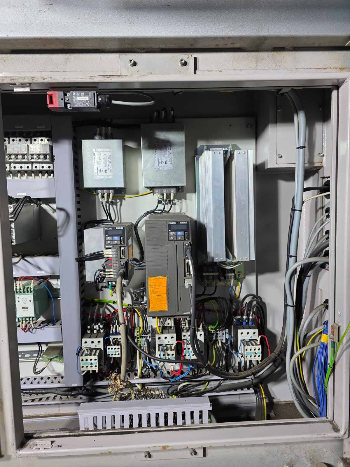 NISSEI ASB PF8-4B PET Injection stretch blow molding machine (2009 ...