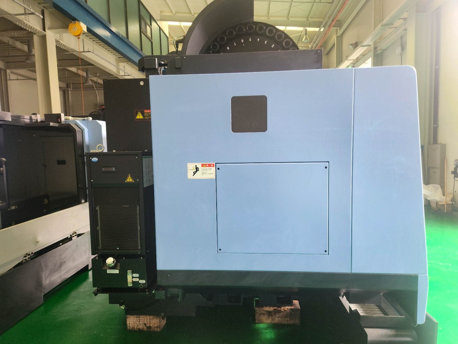 Centro de mecanizado vertical DOOSAN DN SOLUTIONS DNM 5700 (2023 ...