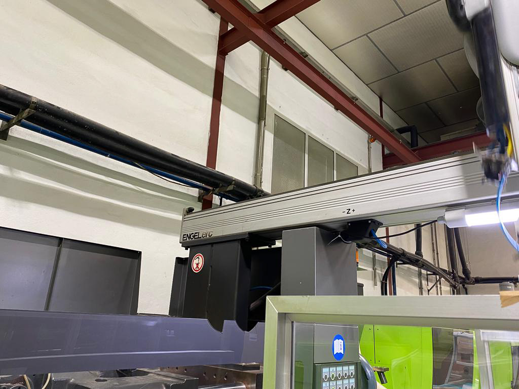 ENGEL E-MAX 440 / 180 PRO 180t all-electric injection molding machine ...