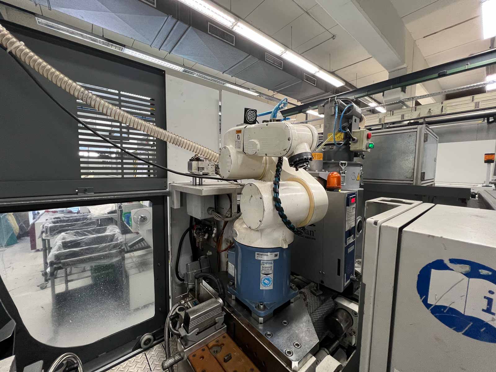 ENGEL VICTORY VC 80 / 28 TECH 28t injection molding machine (2007 ...