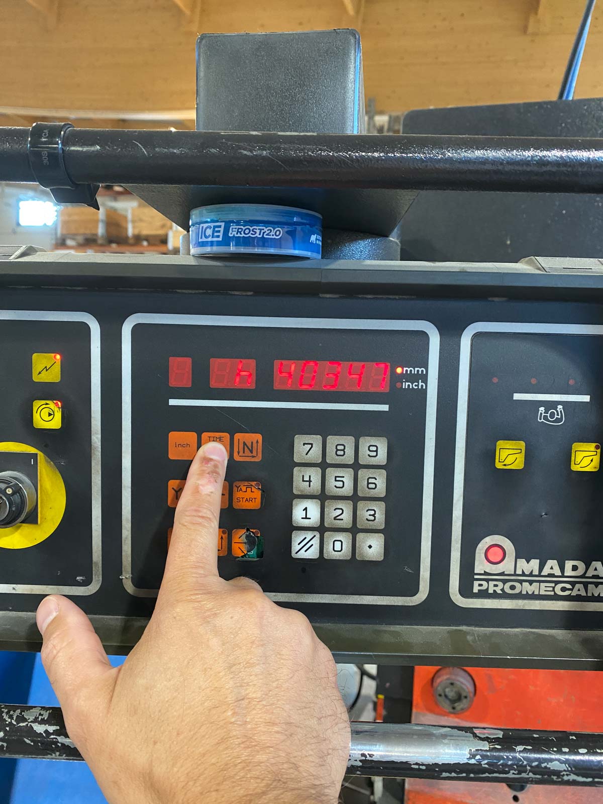 AMADA PROMECAM GPN 840 Hydraulic shear (1997) id11113 - Vanto